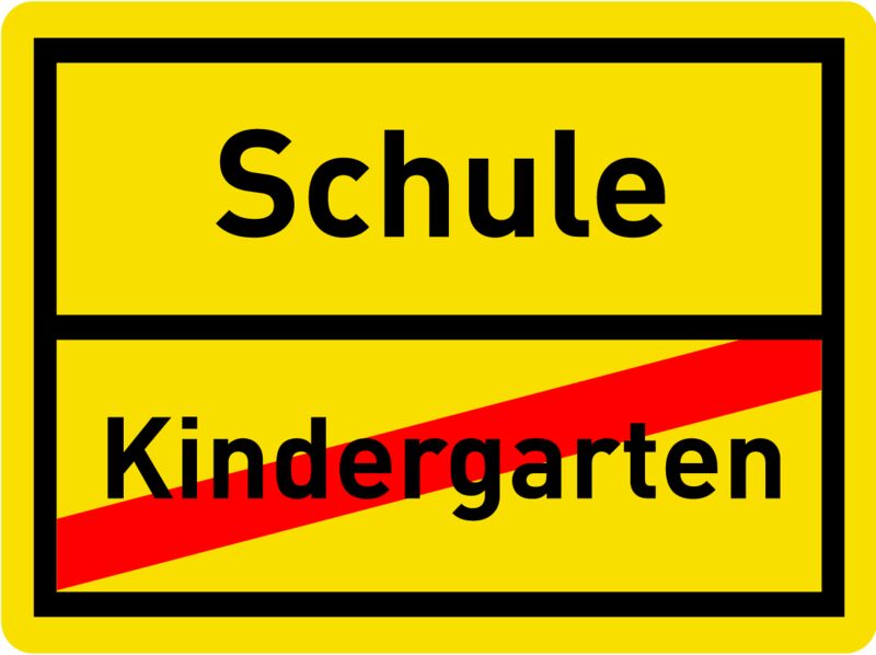 Tschüß Kindergarten, Hallo Schule - Shirtschleuder Textil- und Werbedruck